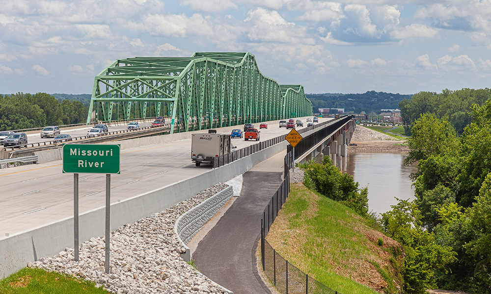 Case Study | Traffic Flows Freely Over the Daniel Boone Bridge Expansion